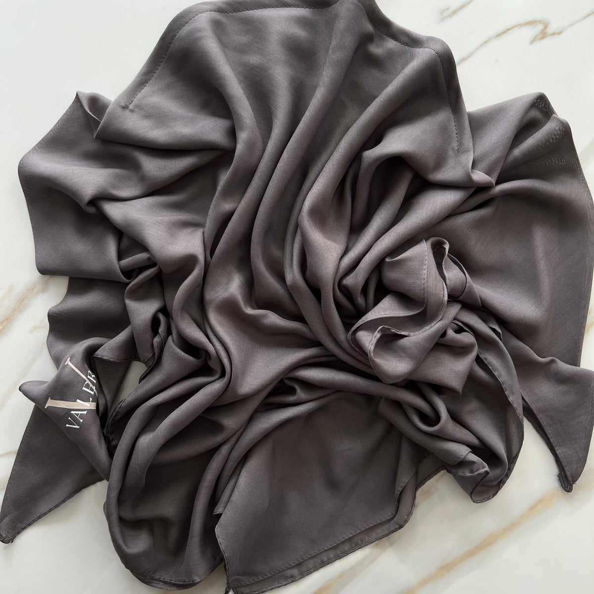 Gray Triangle Scarf – Valeri